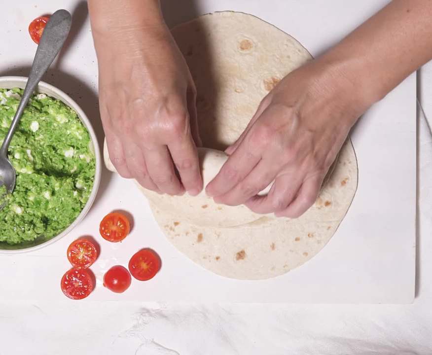 Wrap de pois, tomates cerises et hummus à la feta - Cookidoo™– the ...
